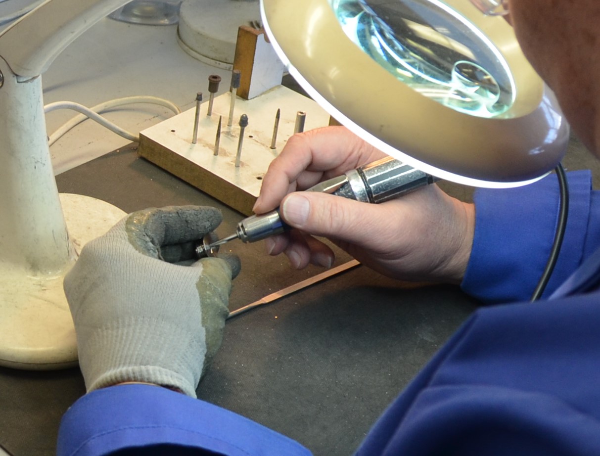 Precision Engineering - Deburring and finishing of precision metal parts